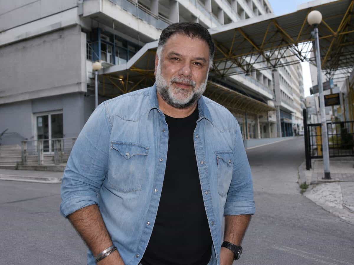 Σοκ! Εσπευσμένα στο νοσοκομείο ο Γρηγόρης Αρναούτογλου-Λυγισμένος από ...